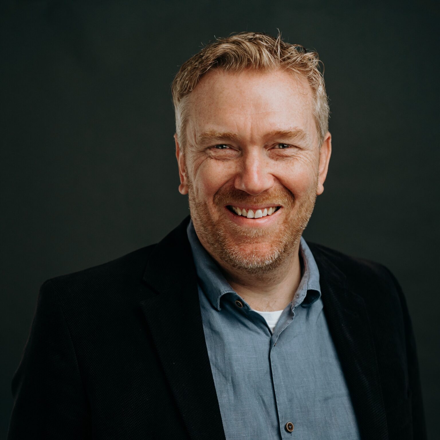 Parking solutions with driveway turntable • Pre-Motion 360° Studios